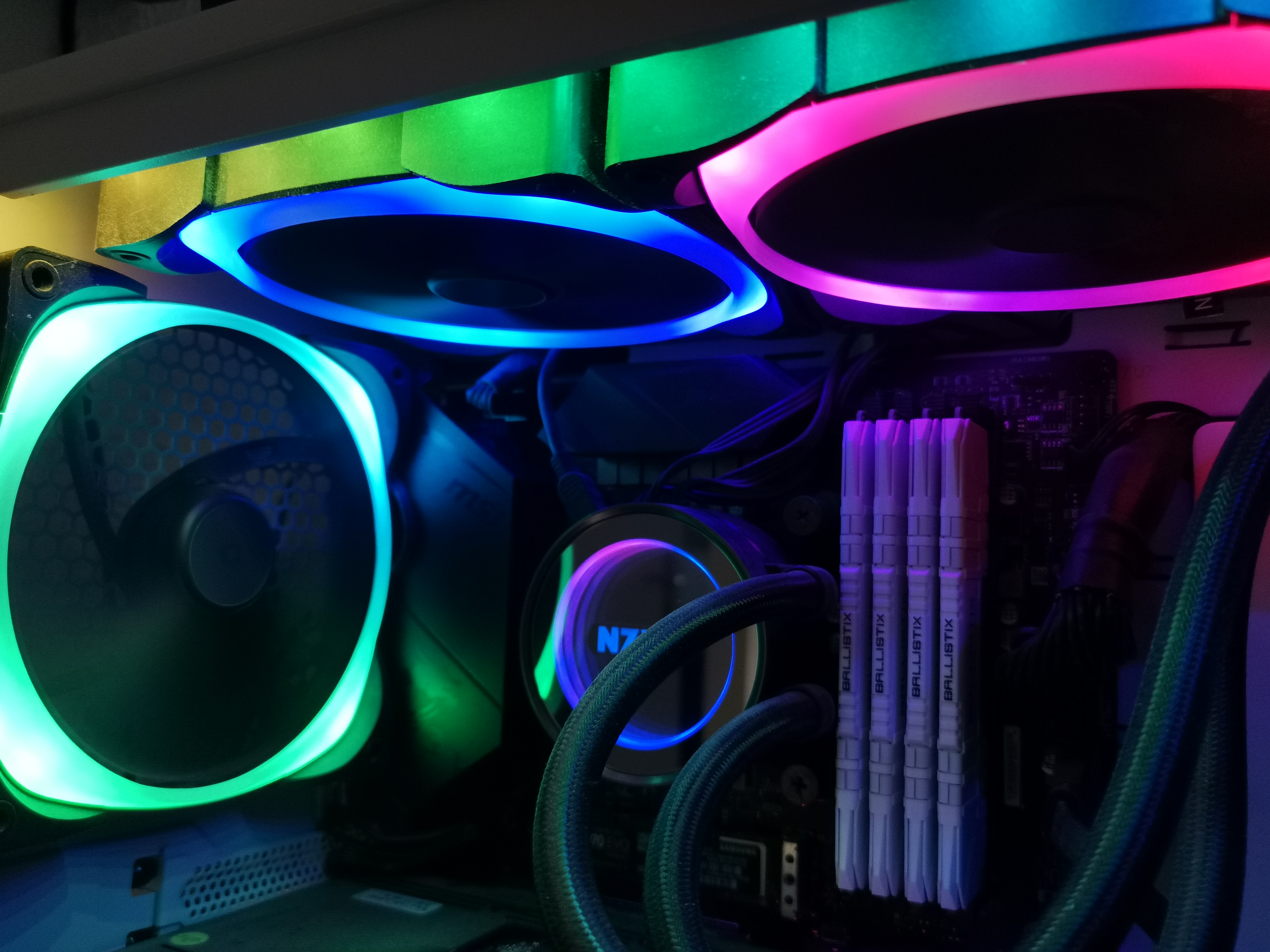 Die besten 120-mm-RGB-Lüfter - Test 2026